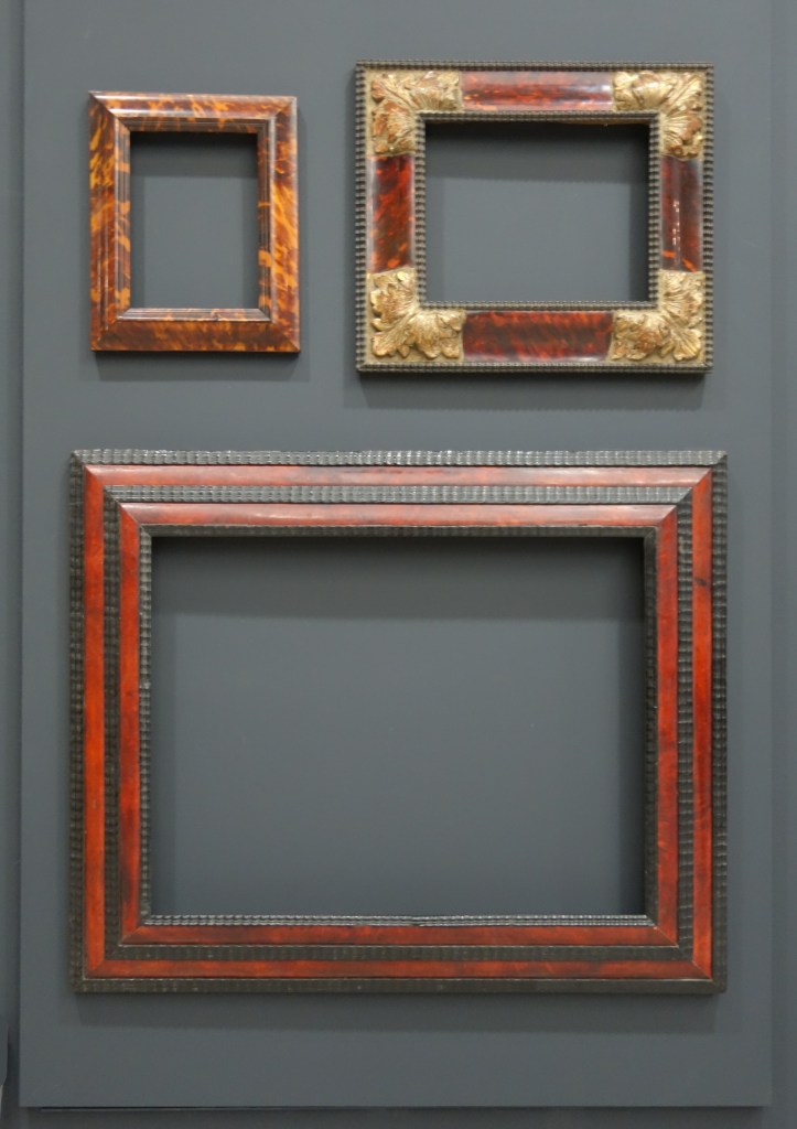 The exhibition Regards sur les Cadres, and the frame collection of the ...