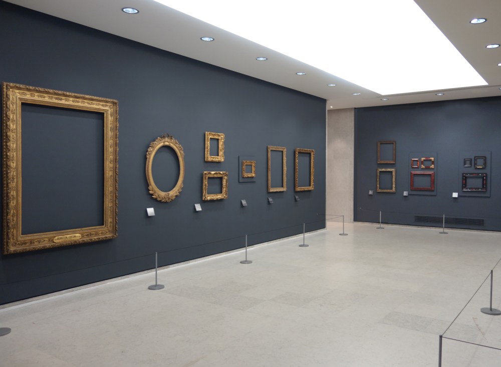 The exhibition Regards sur les Cadres, and the frame collection of the ...